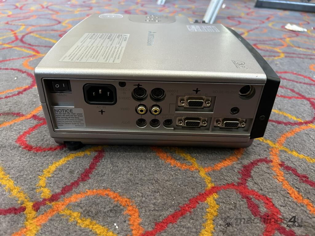 Buy Used Mitsubishi Projector Unreserved Truck Accessories in ...