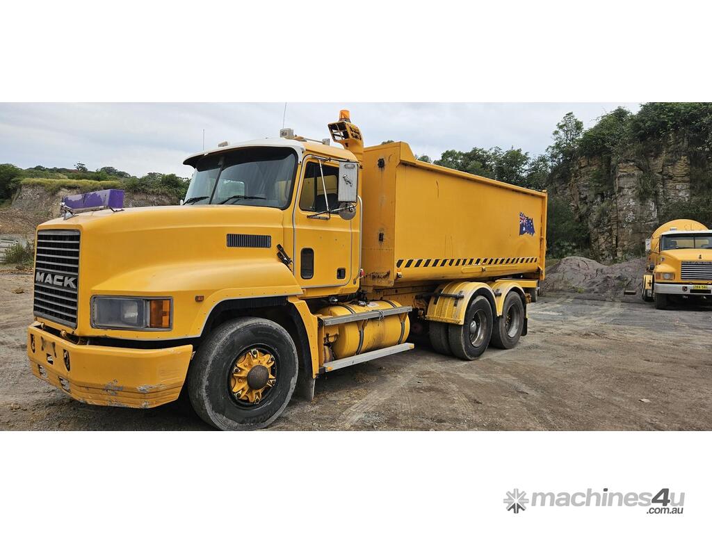 Buy Used 1999 Mack CH Tipper Trucks (1118293)