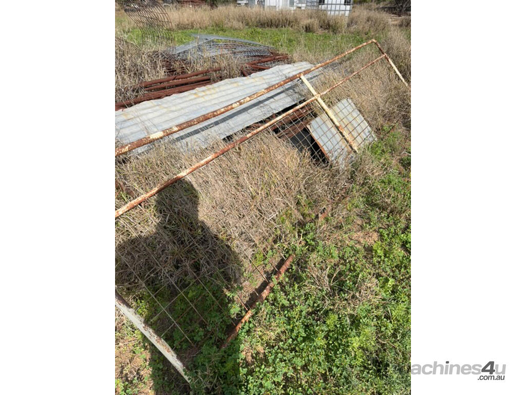 Used Stack of gates Fencing (1158893)
