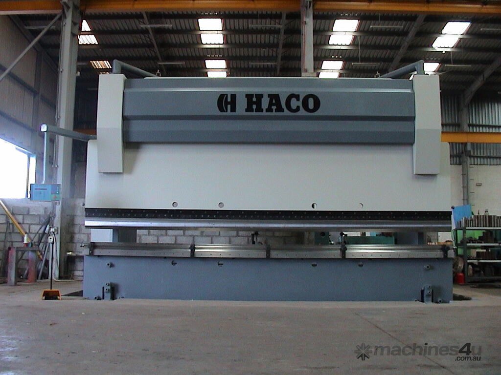New haco HDSY CNC Press Brakes (1193)