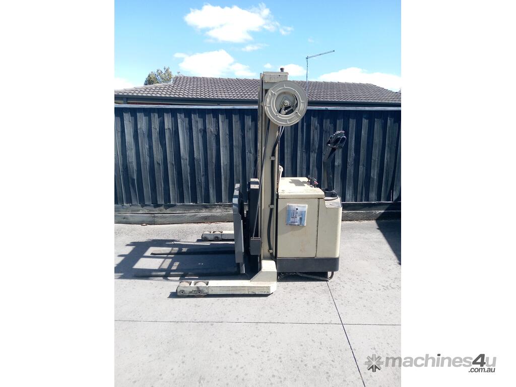 Used Crown Crown 30 WRTF Forklift and Charger Walkie Stackers in ...