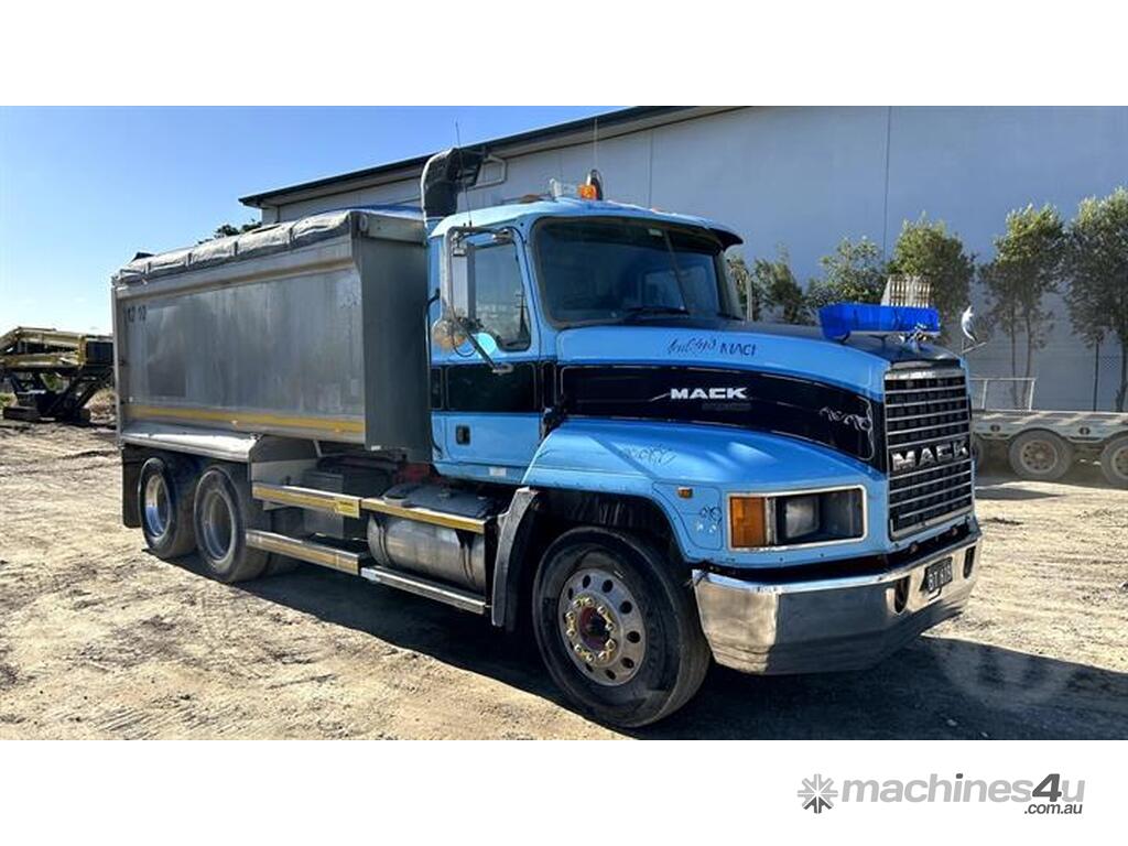 Buy Used Mack Mack CH Trucks (1137794) - Listed on Machines4u