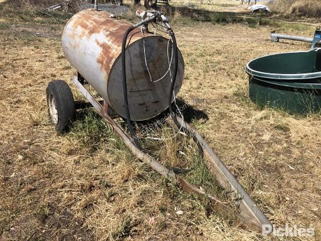 Buy Used Single Axle On Farm Diesel Tank Trailer Tanker Trailer in ...