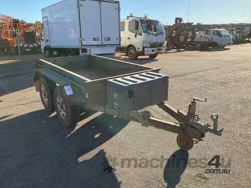 Buy Used 2011 Loadstar Trailers 2011 Loadstar Trailers Dual Axle Box ...