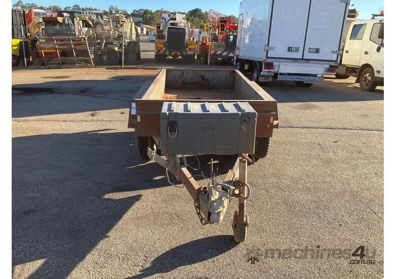 Buy Used 2011 Loadstar Trailers 2011 Loadstar Trailers Dual Axle Box ...