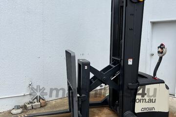 CROWN shr-5500 Reach Trucks - New and Used CROWN shr-5500 Reach Trucks ...