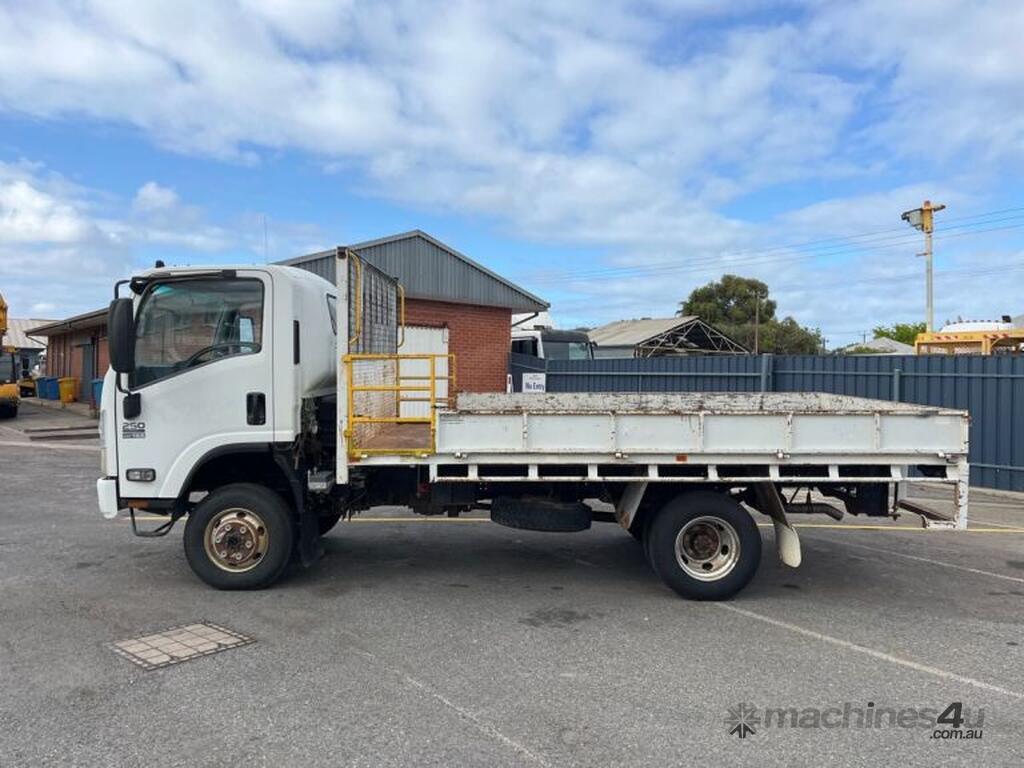Buy Used 2013 Isuzu NQR 250 Trucks in PENNINGTON, SA