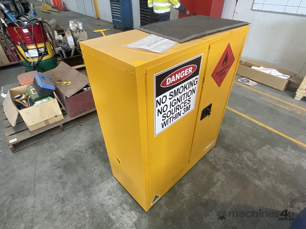 Used Dangerous Goods Cabinet Contents in WELSHPOOL, WA