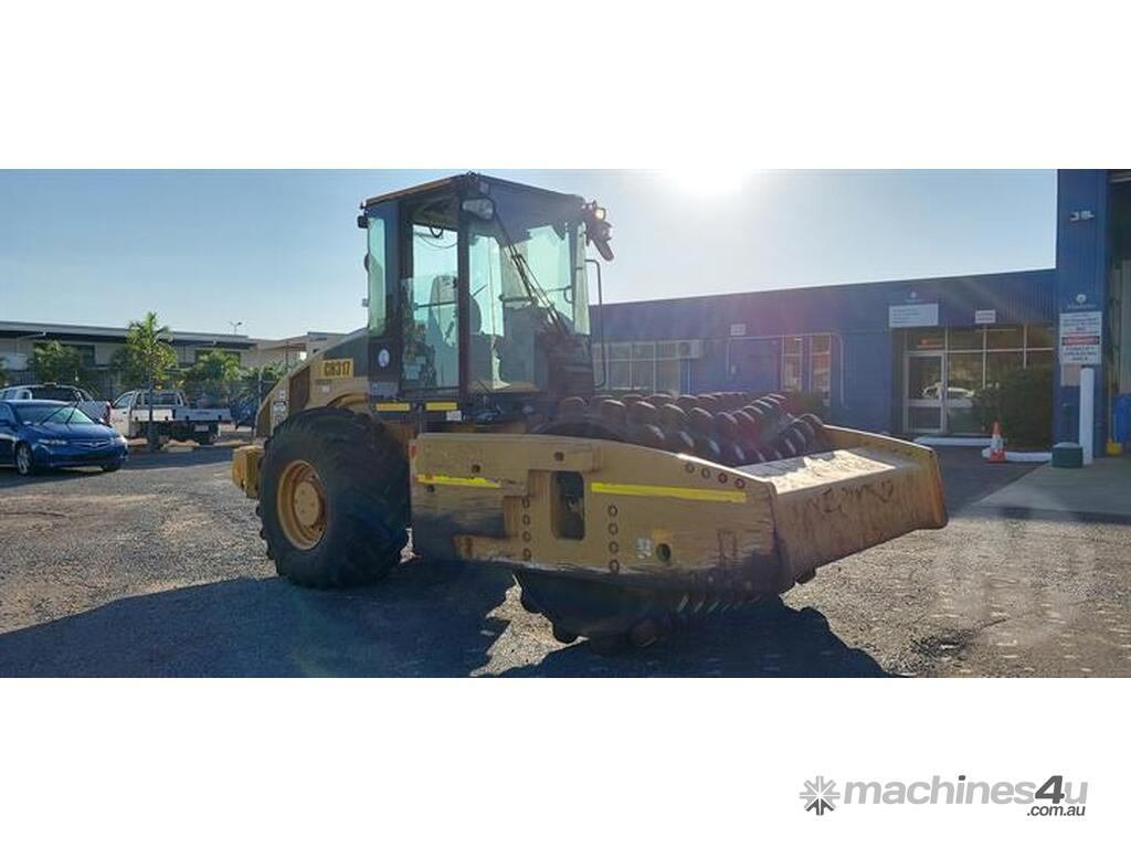 Used Caterpillar CP76 Roller Vibrating in , - Listed on Machines4u