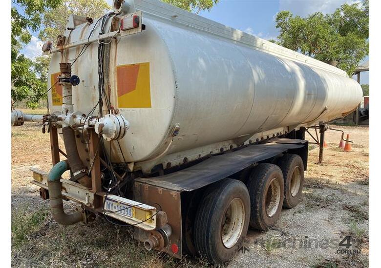 Buy Used hockney TRI-AXLE TANKER Trailers (1065496) - Listed on Machines4u