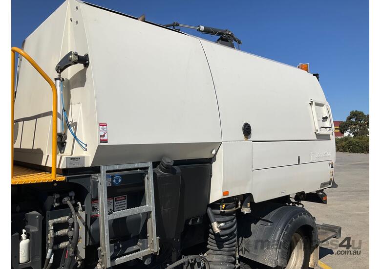 Buy Used 2017 Hino 2017 Hino FE500 1426 Dual Control Sweeper Trucks ...