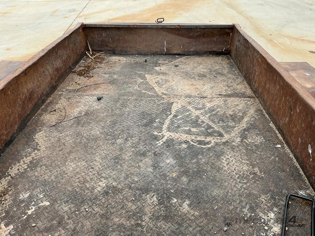 Buy Used 5x7 Box trailer Trailers (1199296)