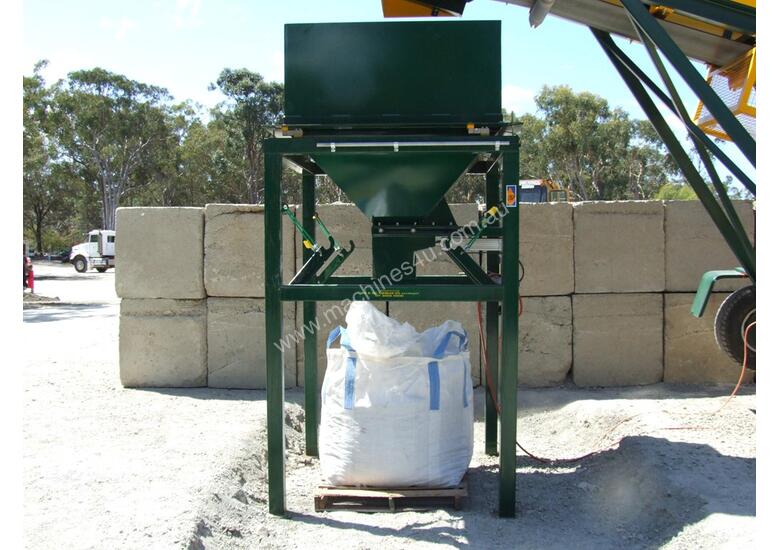 New thomas BULK BAGGING HOPPER Feeders & Hoppers in Dalby, QLD