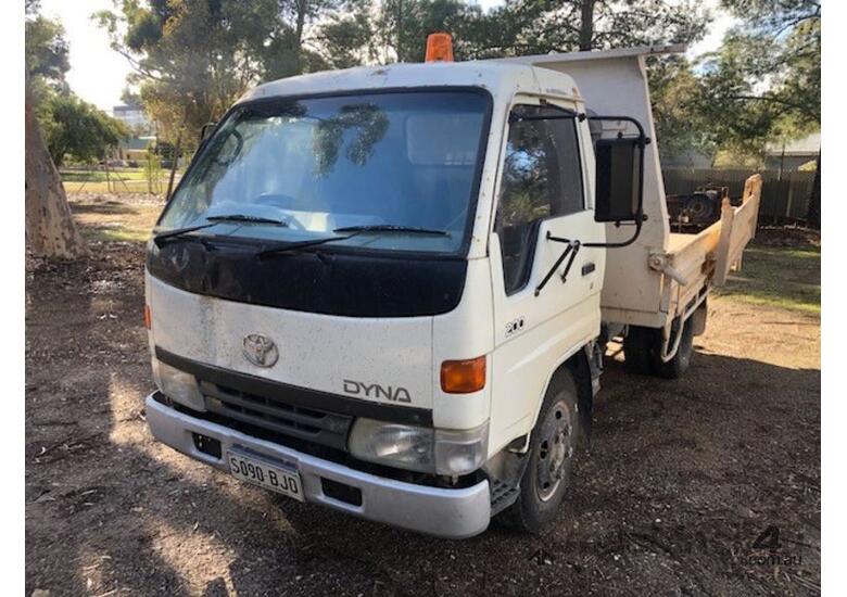 Buy Used 1996 Toyota DYNA 200 Tray Truck in , - Listed on Machines4u