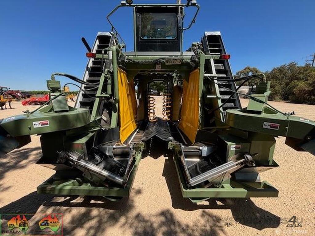 Used 1996 nairn 1230 Grape Harvester (969496)