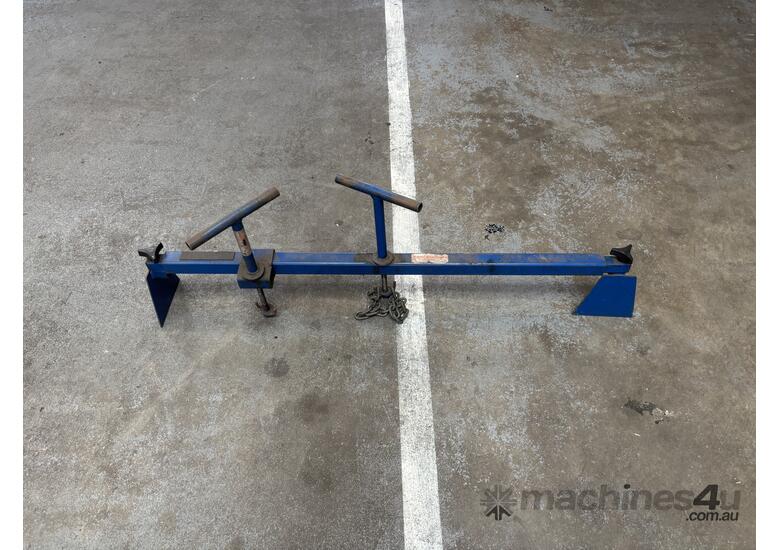 Used 1 x Engine Support Bar (1083497) - Listed on Machines4u