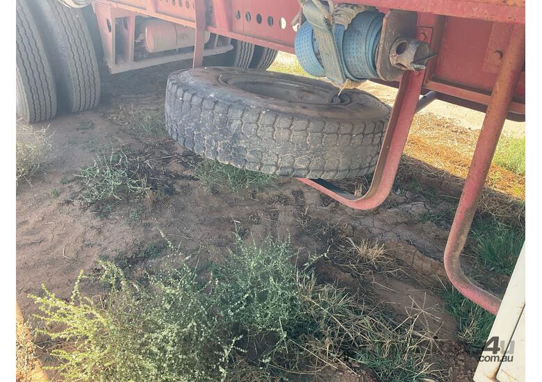 Buy Used 1984 freighter 1984 Freighter Tri Axle Flat Top Trailer ...