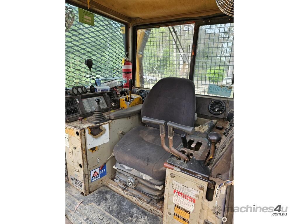 Used 1990 komatsu D85E-21 Dozer (1154098)