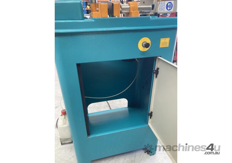 Used 2009 luna Luna KM211P Manual End Milling Machine Milling Machine ...