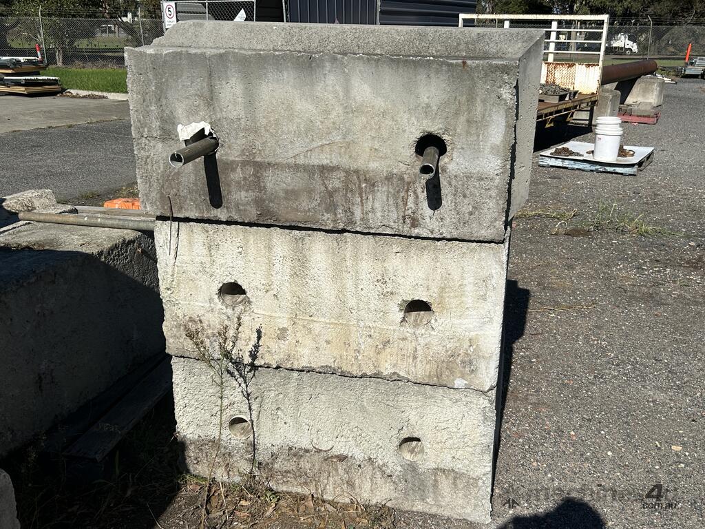 Used Large Quantity of Stackable Concrete Blocks (1105499) - Listed on ...