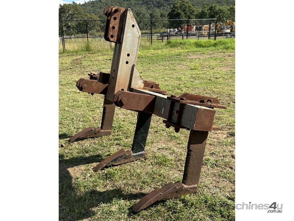 Used 3 TYRE 3PL RIPPER ASSEMBLY 3 TYRE 3PL RIPPER ASSEMBLY (1107399)