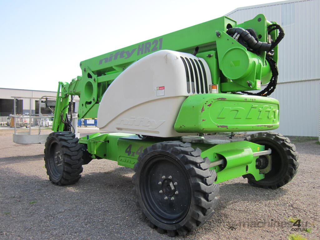 Used 2006 niftylift HR21 4X4 21-30m Articulating Boom Lift in ...