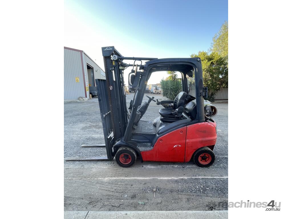 Used 2014 Linde H18 Counterbalance Forklifts (876399)