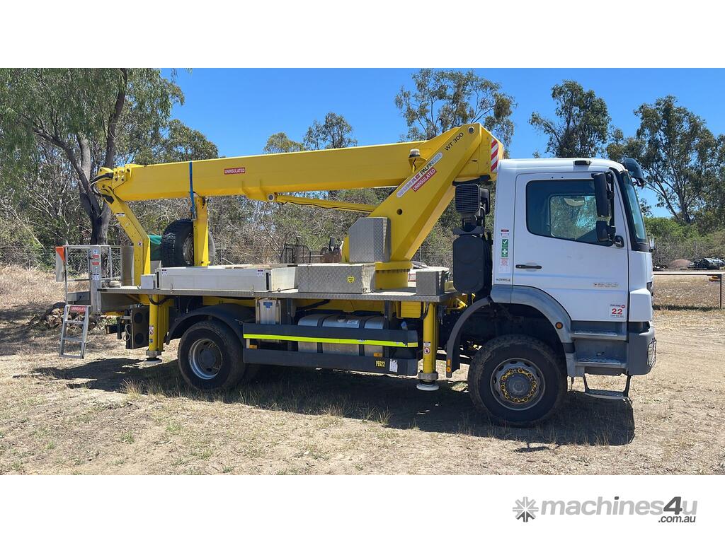 Hire 2010 palfinger WT300 EWP Elevated Work Platform Truck (930099)