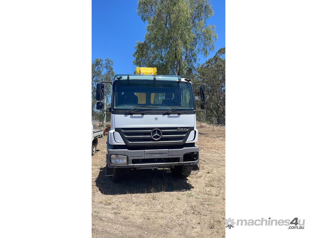 Hire 2010 palfinger WT300 EWP Elevated Work Platform Truck (930099)