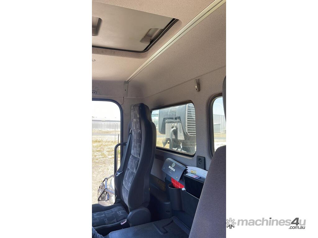 Hire 2010 palfinger WT300 EWP Elevated Work Platform Truck (930099)